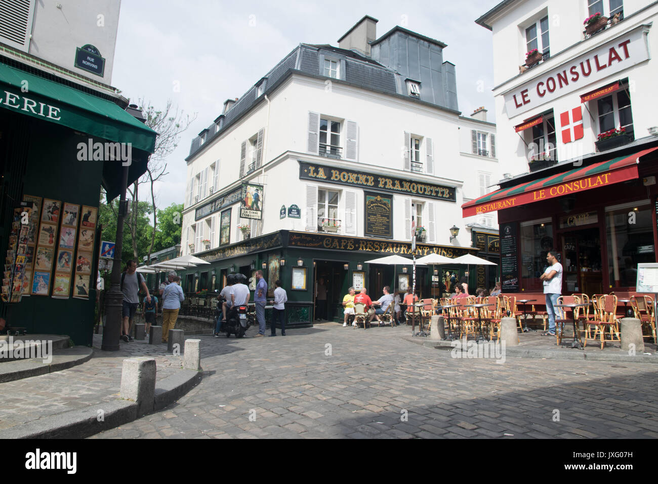 Paris Corner Cafe Montmartre High Resolution Stock Photography and ...