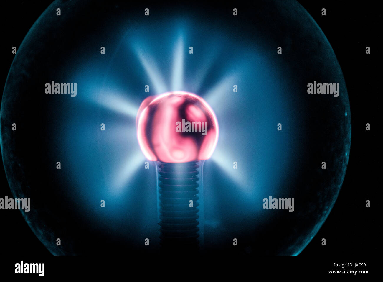Tesla coil hi-res stock photography and images - Alamy
