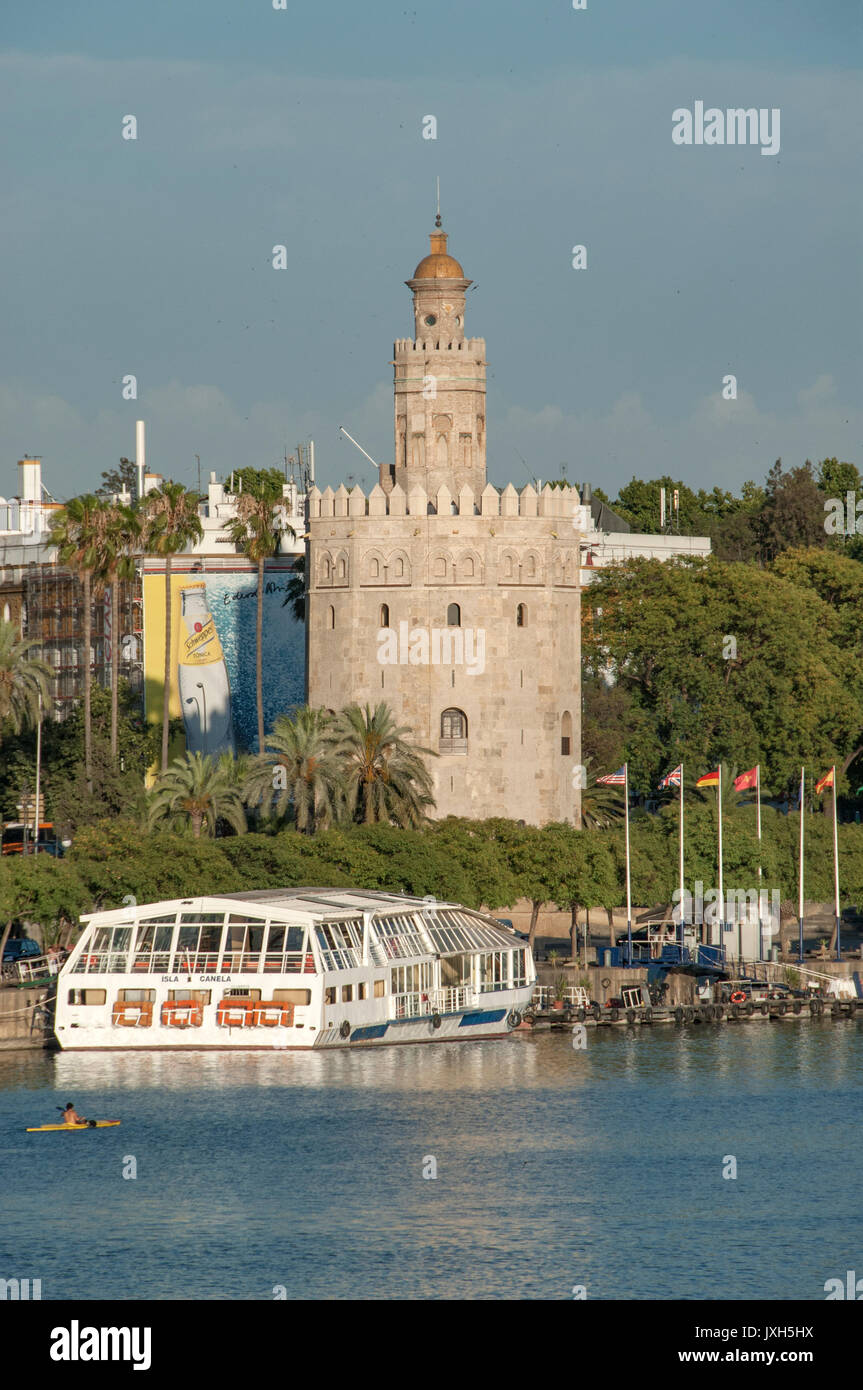 Torro del oro seville hi-res stock photography and images - Alamy