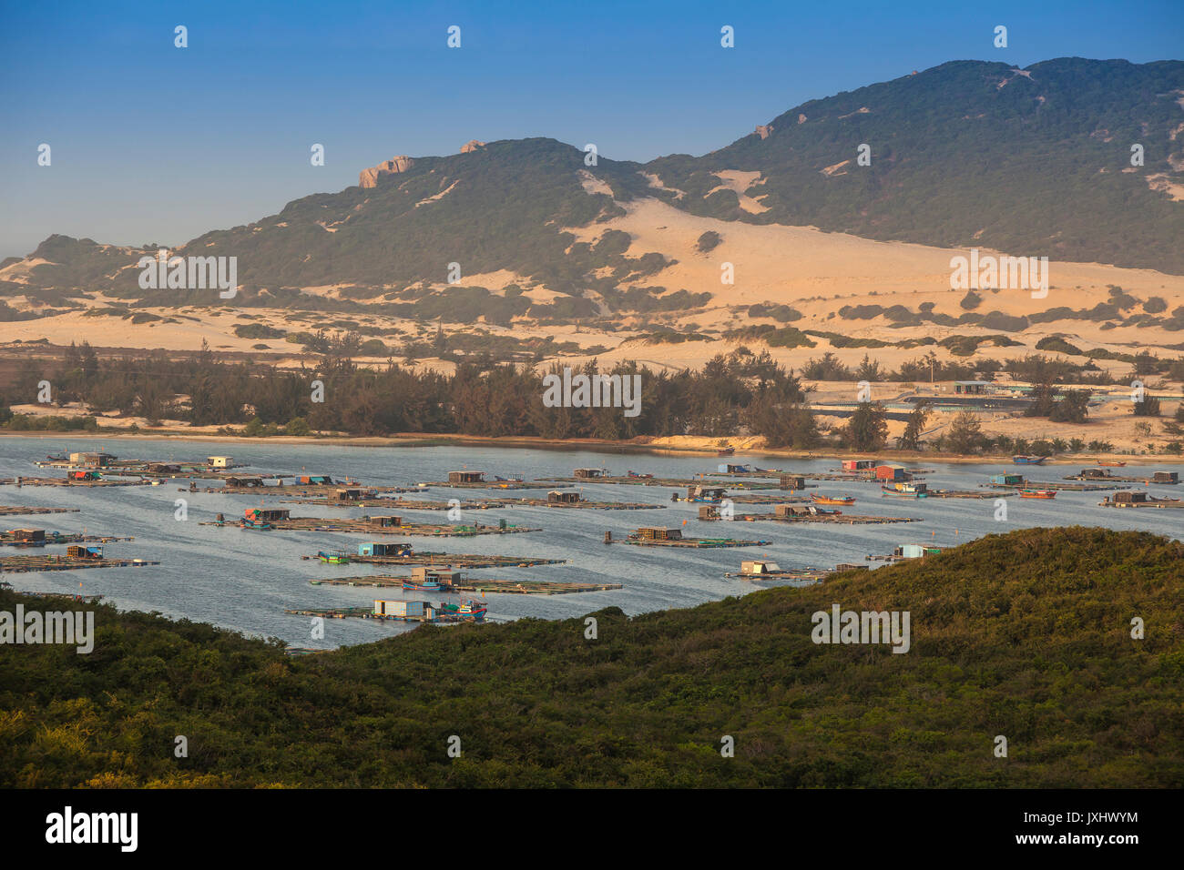 Vietnamese fish farming hi-res stock photography and images - Alamy