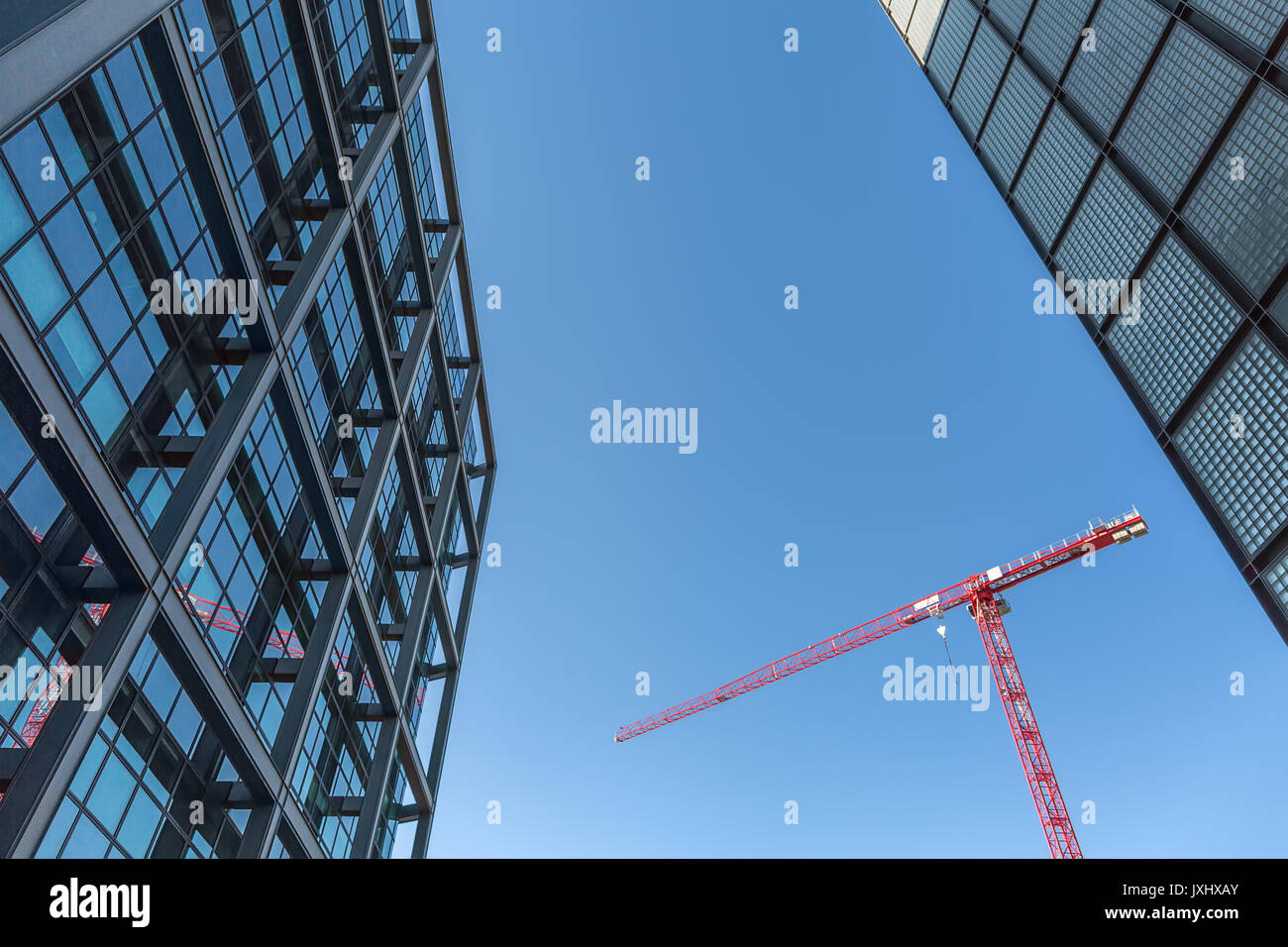 City tower crane hi-res stock photography and images - Alamy