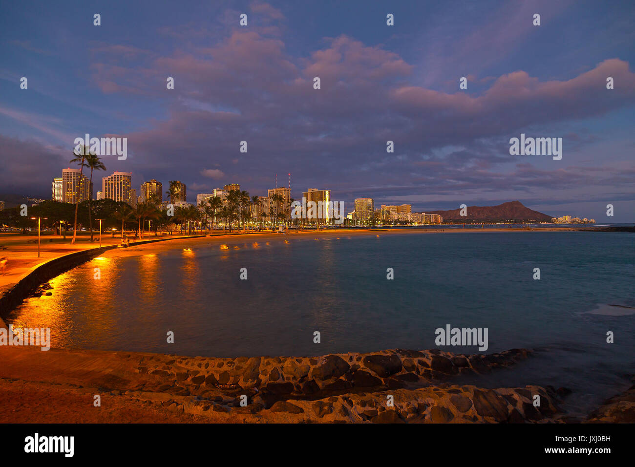 Downtown honolulu at dusk hi-res stock photography and images - Alamy