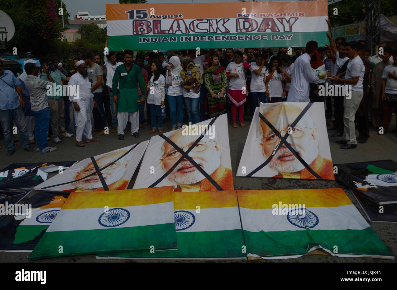Atrocities india black hi-res stock photography and images - Alamy
