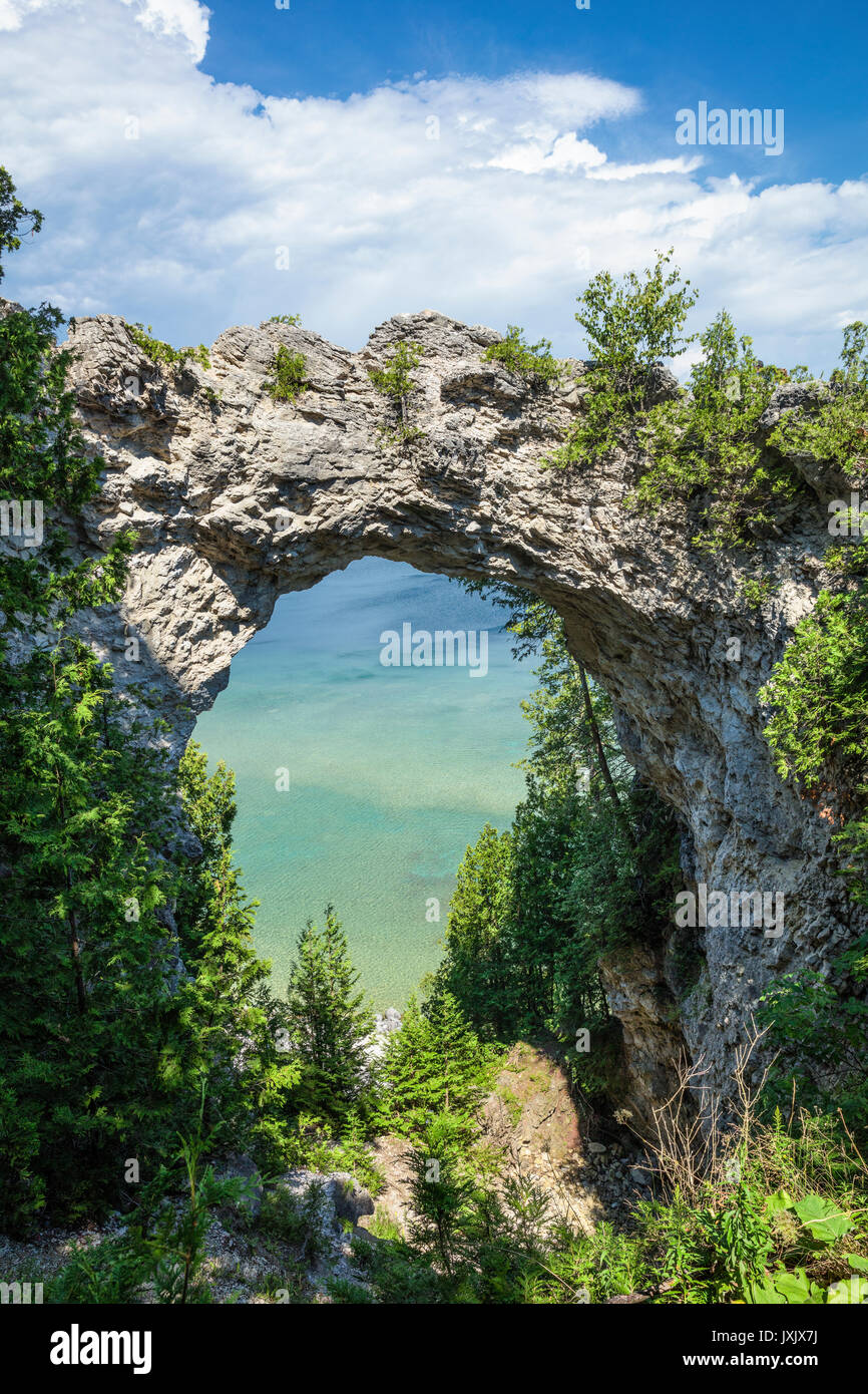Arch rock michigan hi-res stock photography and images - Alamy
