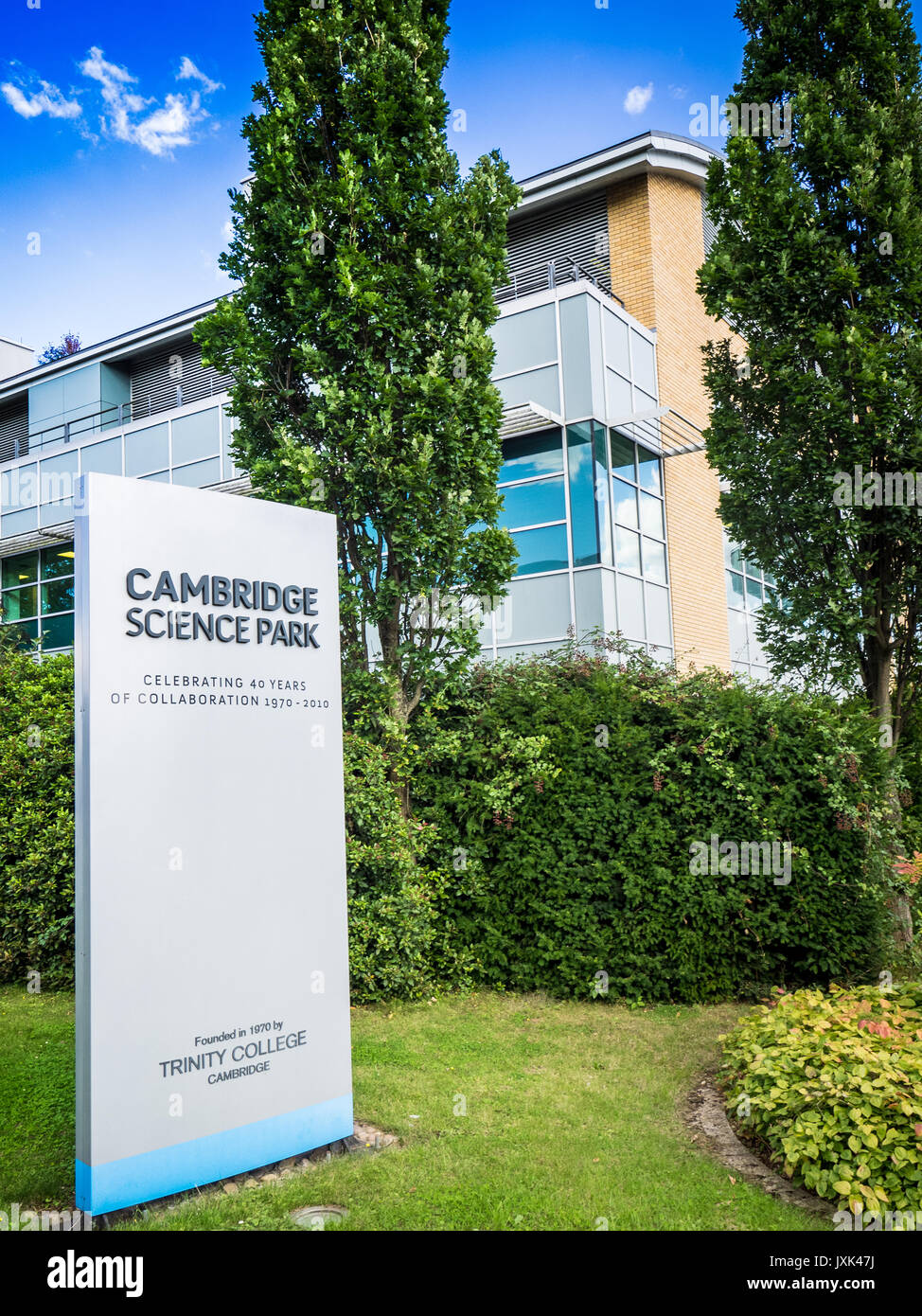 Cambridge Science Park - Signs at the entrance to Cambridge Science ...