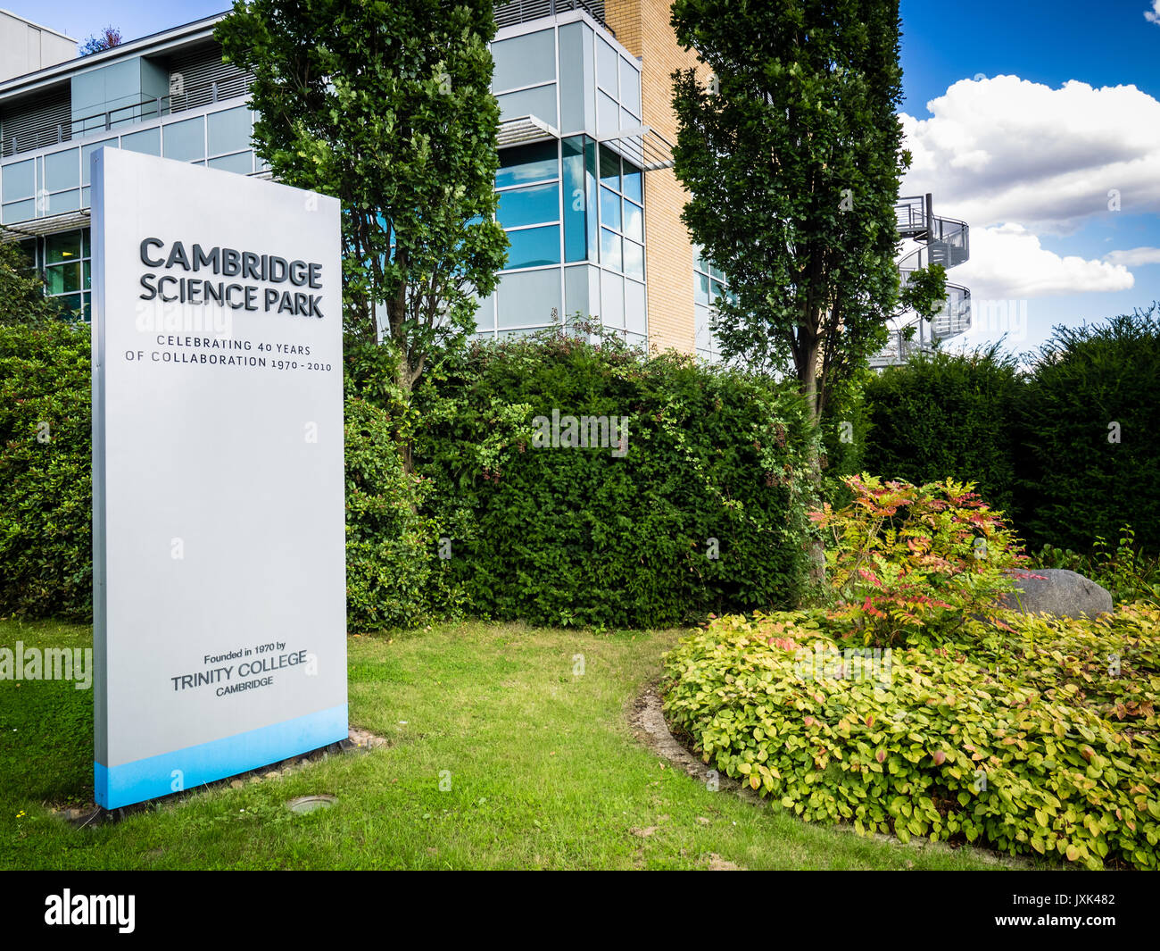 Cambridge Science Park - Signs at the entrance to Cambridge Science ...