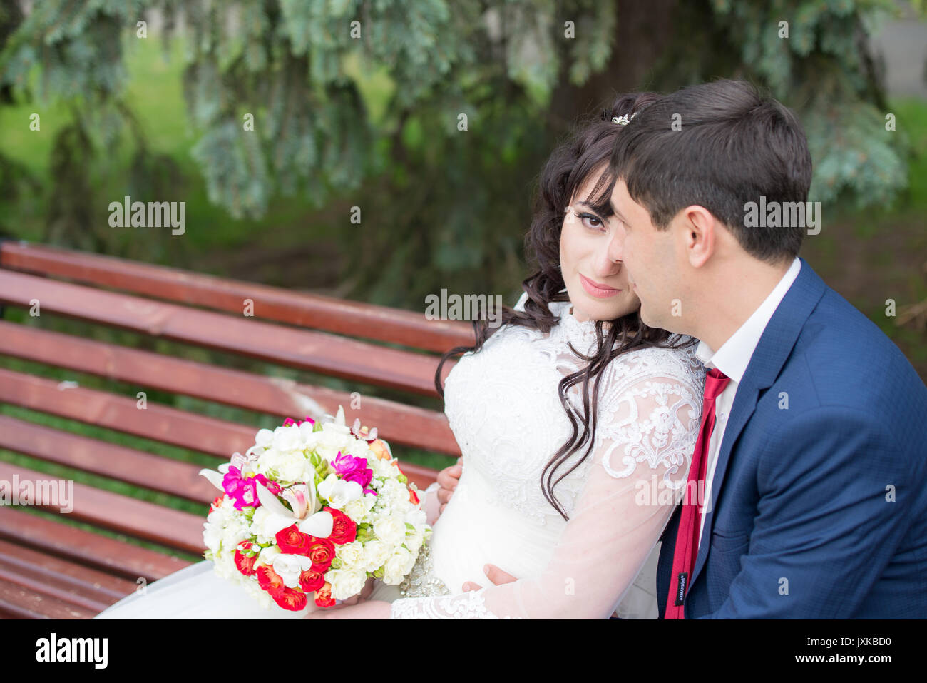 Beautiful married couple in the wedding day Stock Photo - Alamy