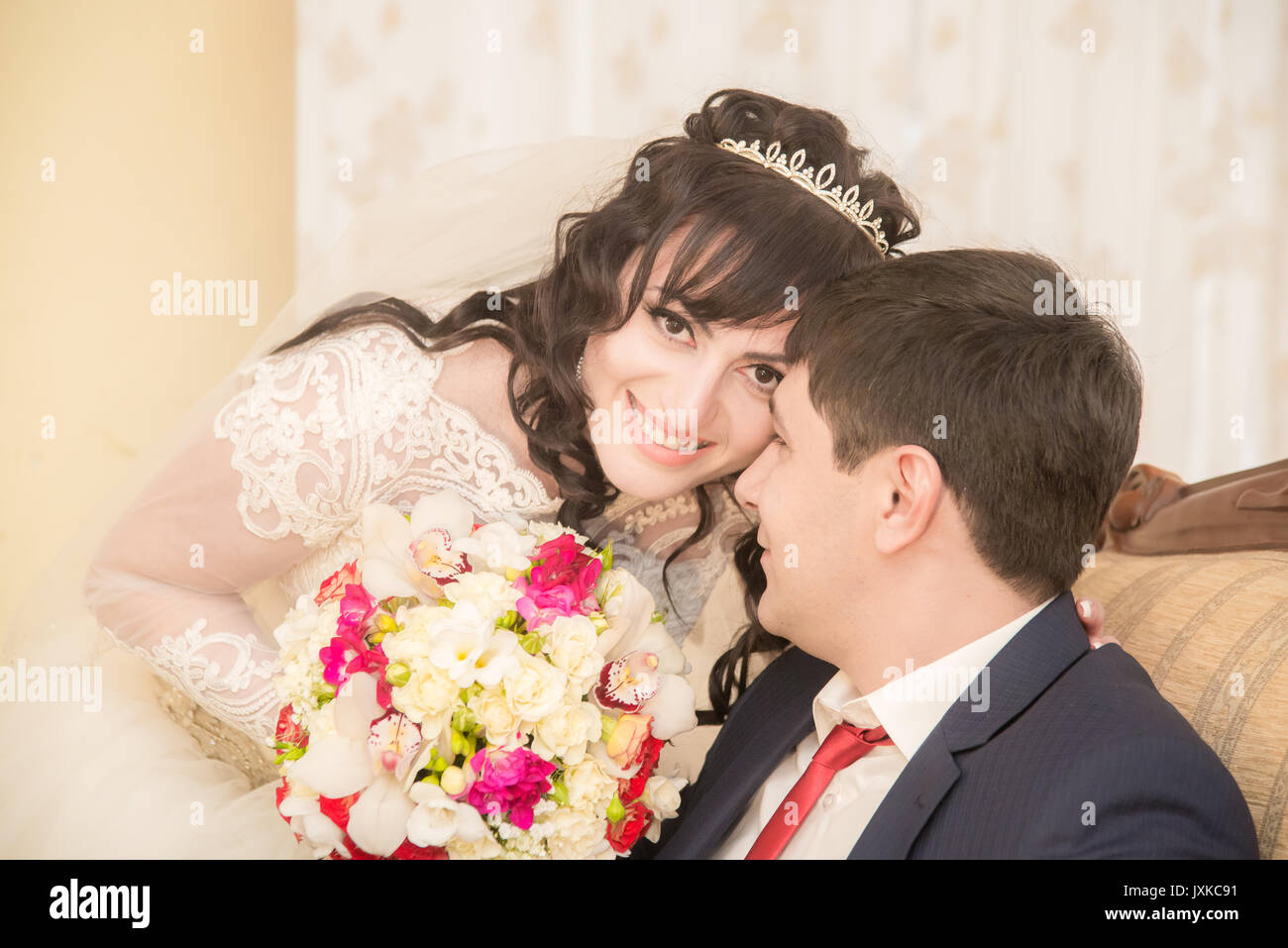 Beautiful married couple in the wedding day Stock Photo - Alamy