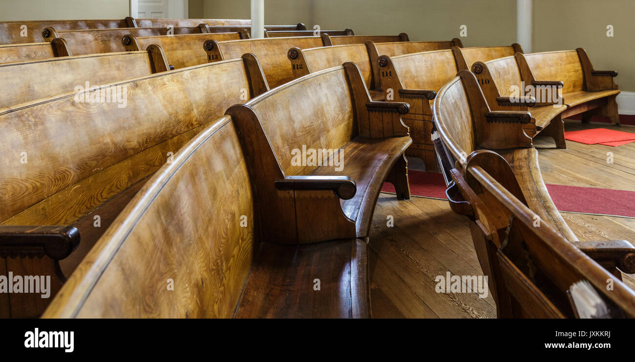 Old wooden pews hi-res stock photography and images - Alamy