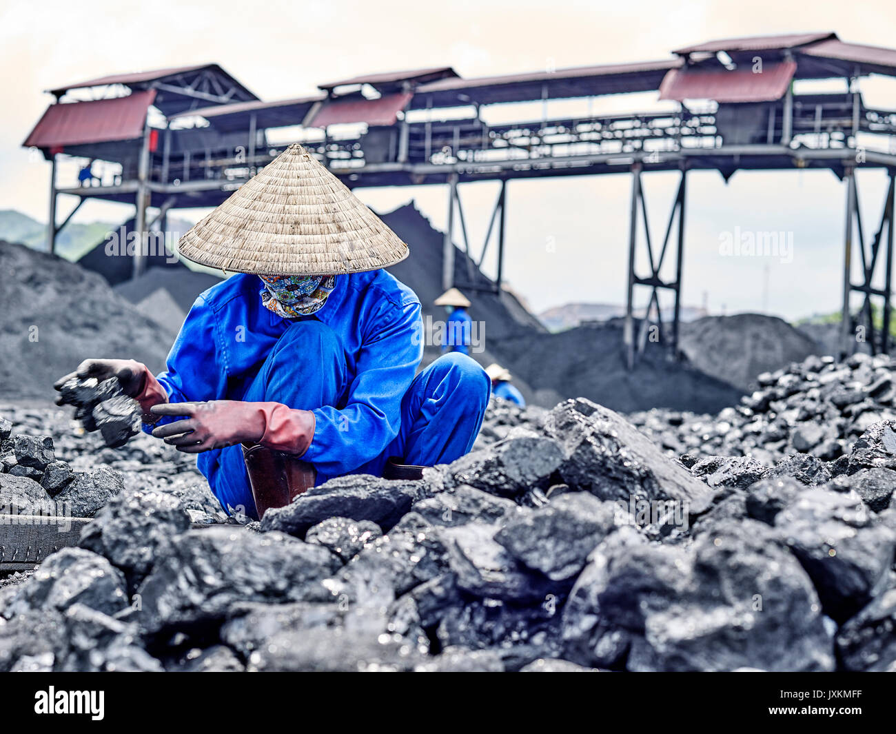 manual black coal mining and production in asia Stock Photo - Alamy