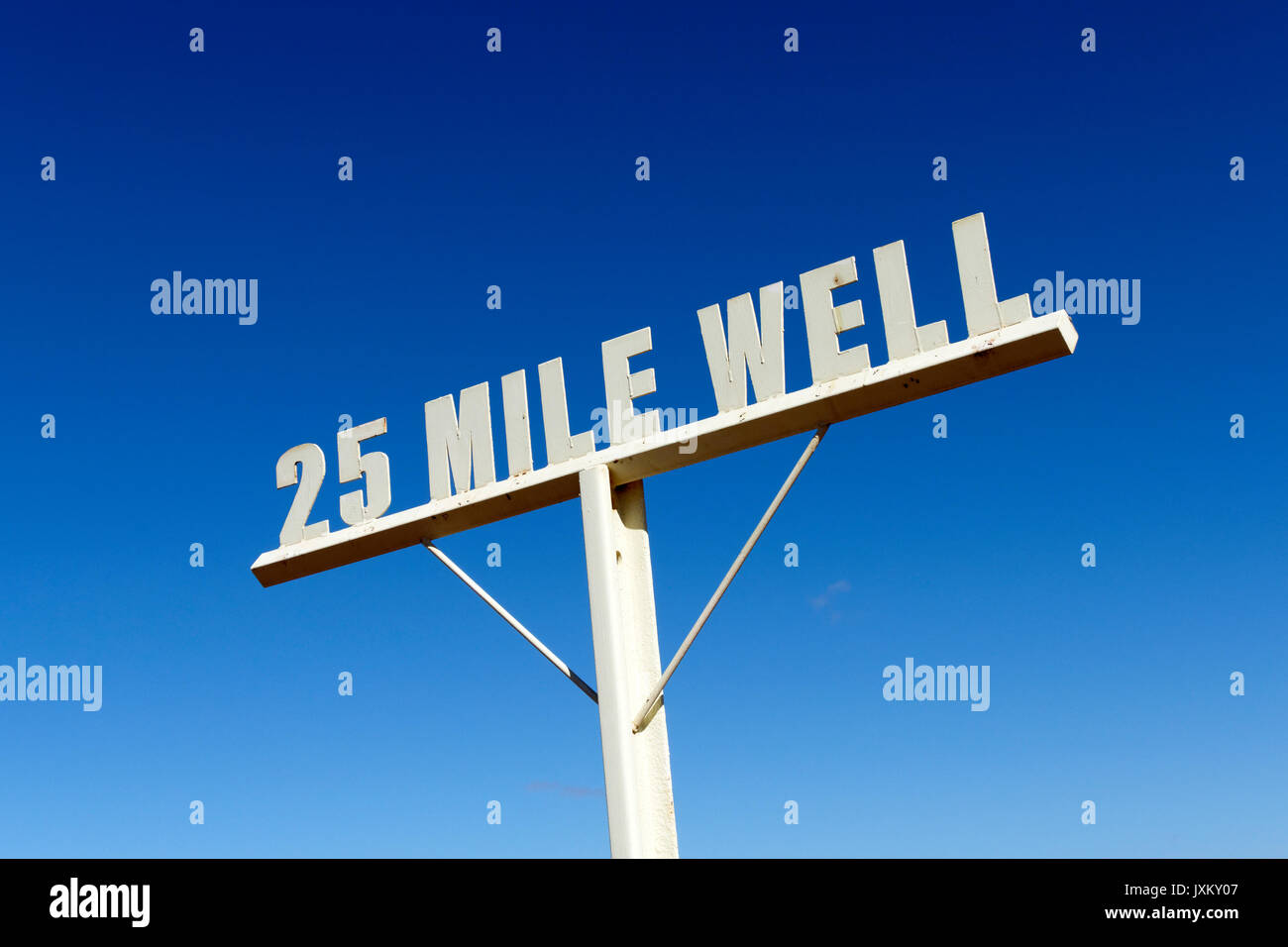25 Mile Well sign, used by drovers to water their livestock, Meekathara ...