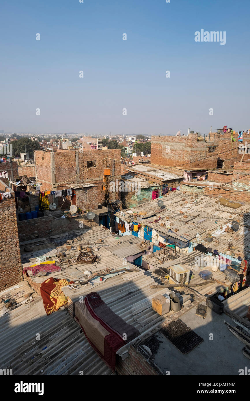 New delhi slums hi-res stock photography and images - Alamy