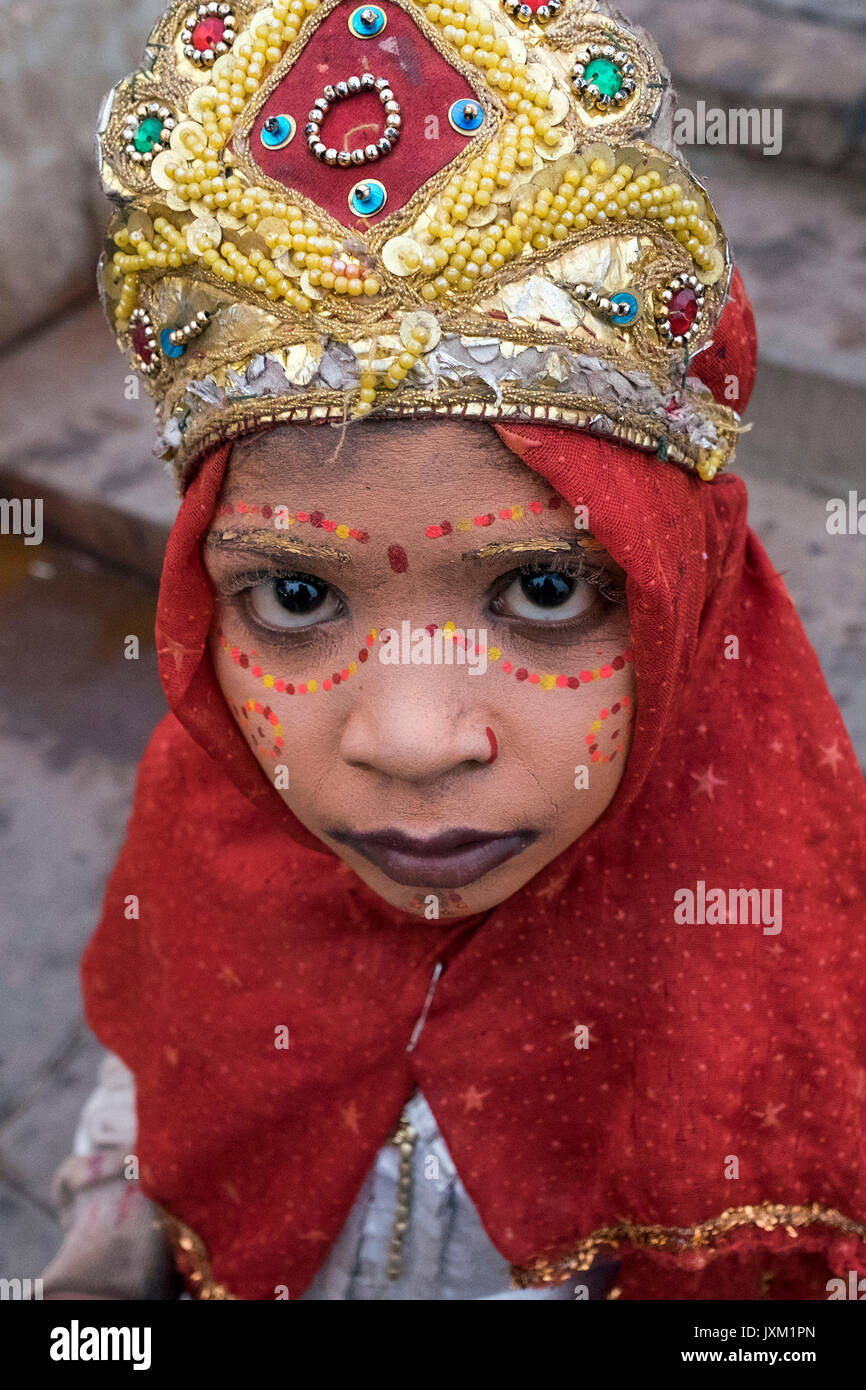 India, Varanasi, girl Stock Photo - Alamy