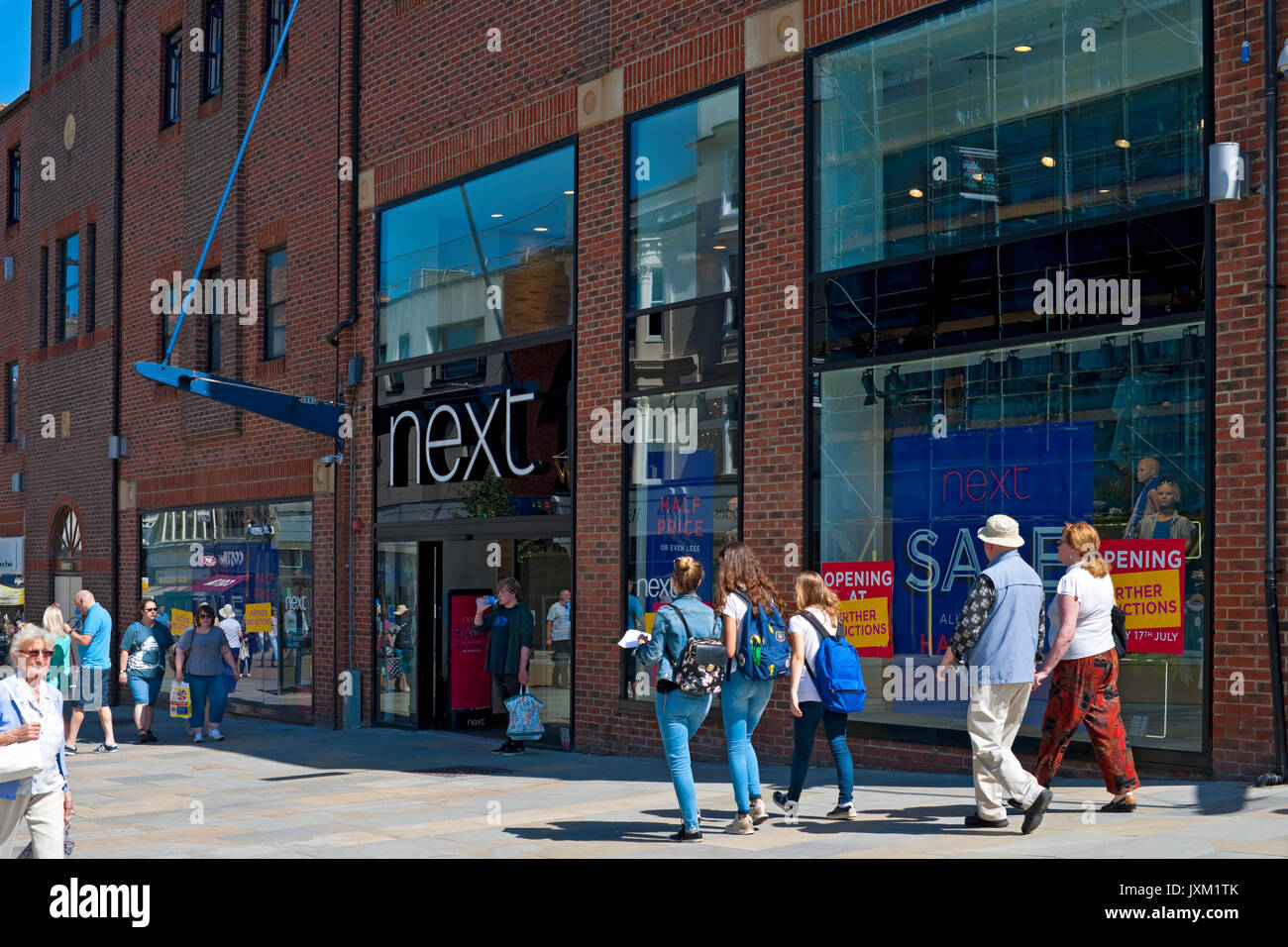 Scarborough town centre shops hi-res stock photography and images - Alamy