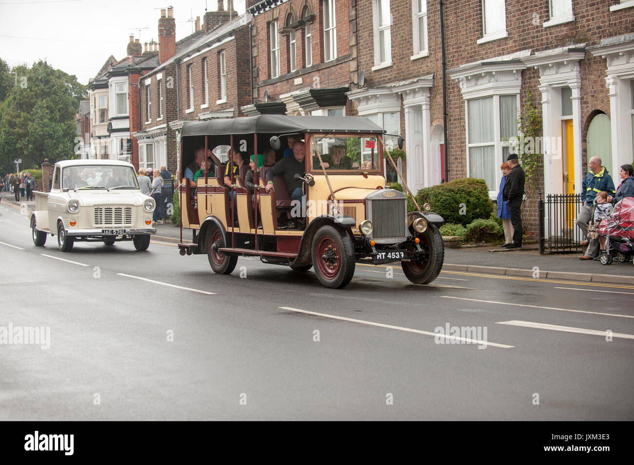 Motor coach charabanc hi-res stock photography and images - Alamy