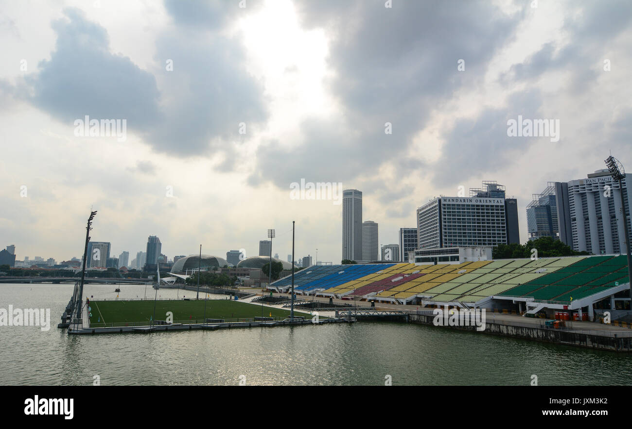 Marina bay floating stadium singapore hi-res stock photography and ...
