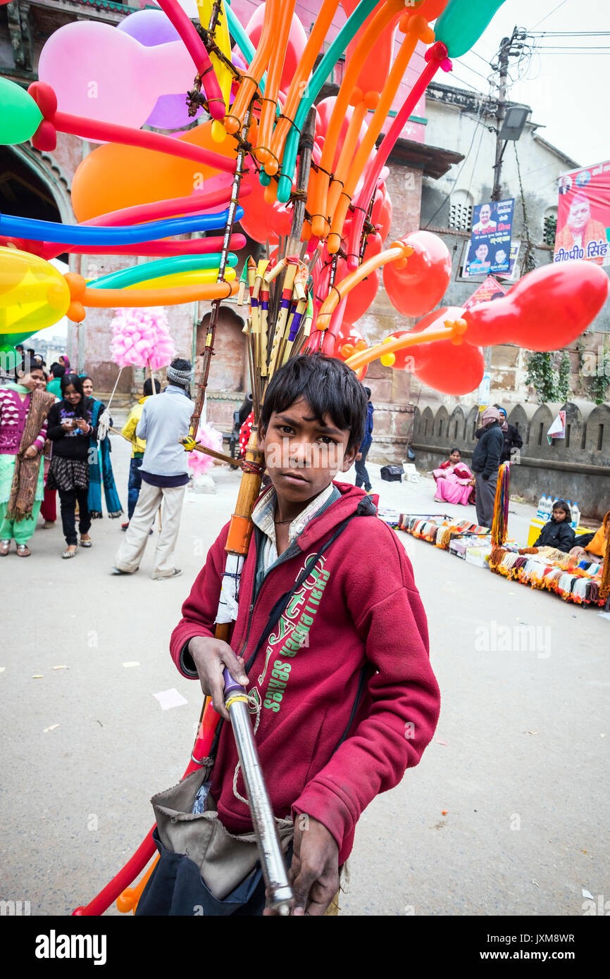 India, Varanasi, peddler Stock Photo - Alamy