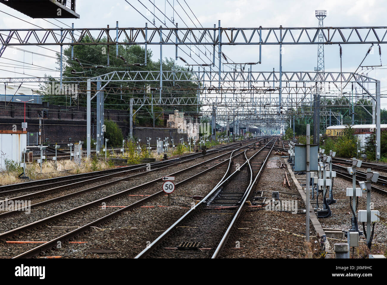 Crewe Railway Station Stock Photos & Crewe Railway Station Stock Images ...