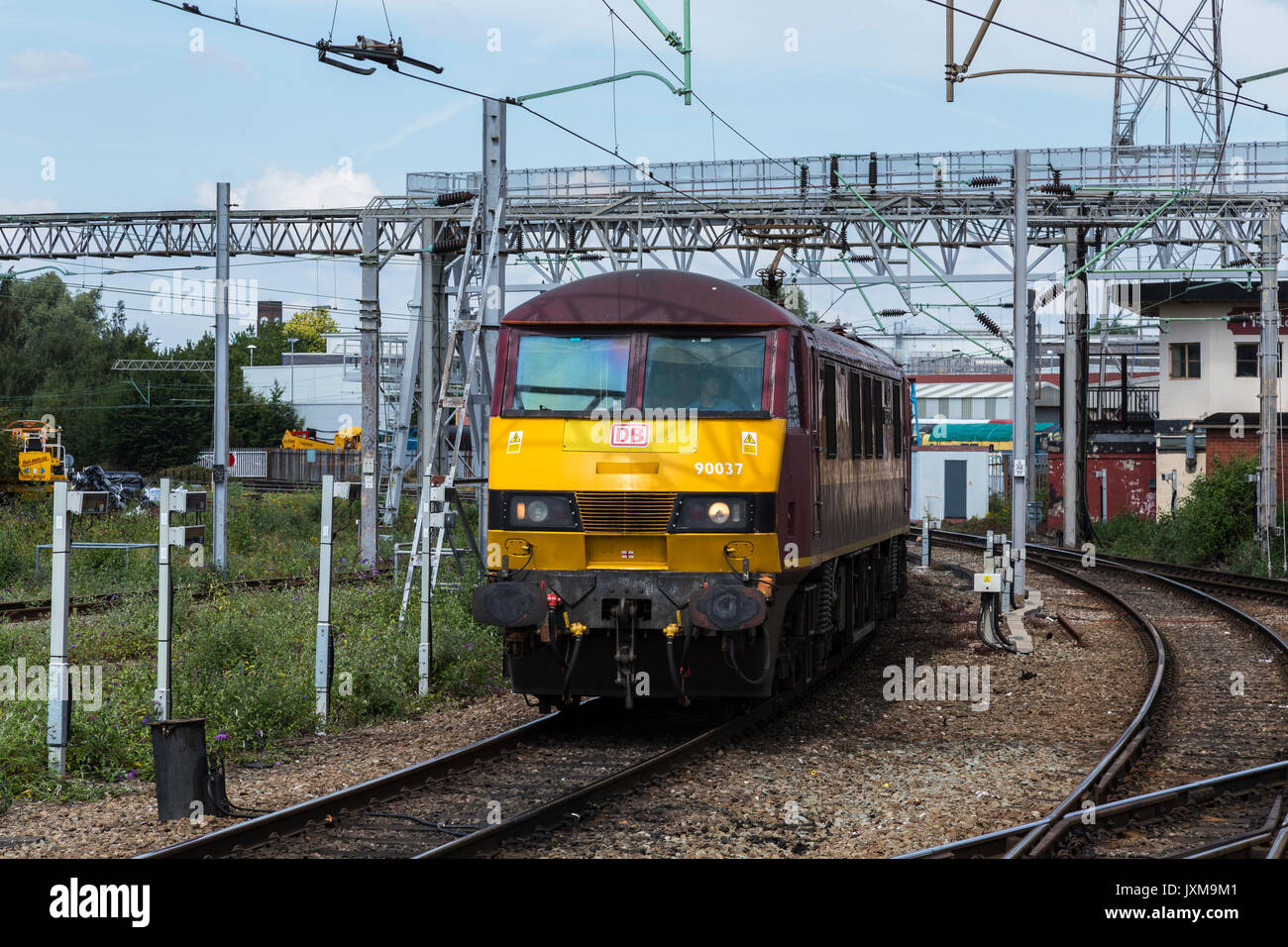 Class 90 electric locomotive hi-res stock photography and images - Alamy