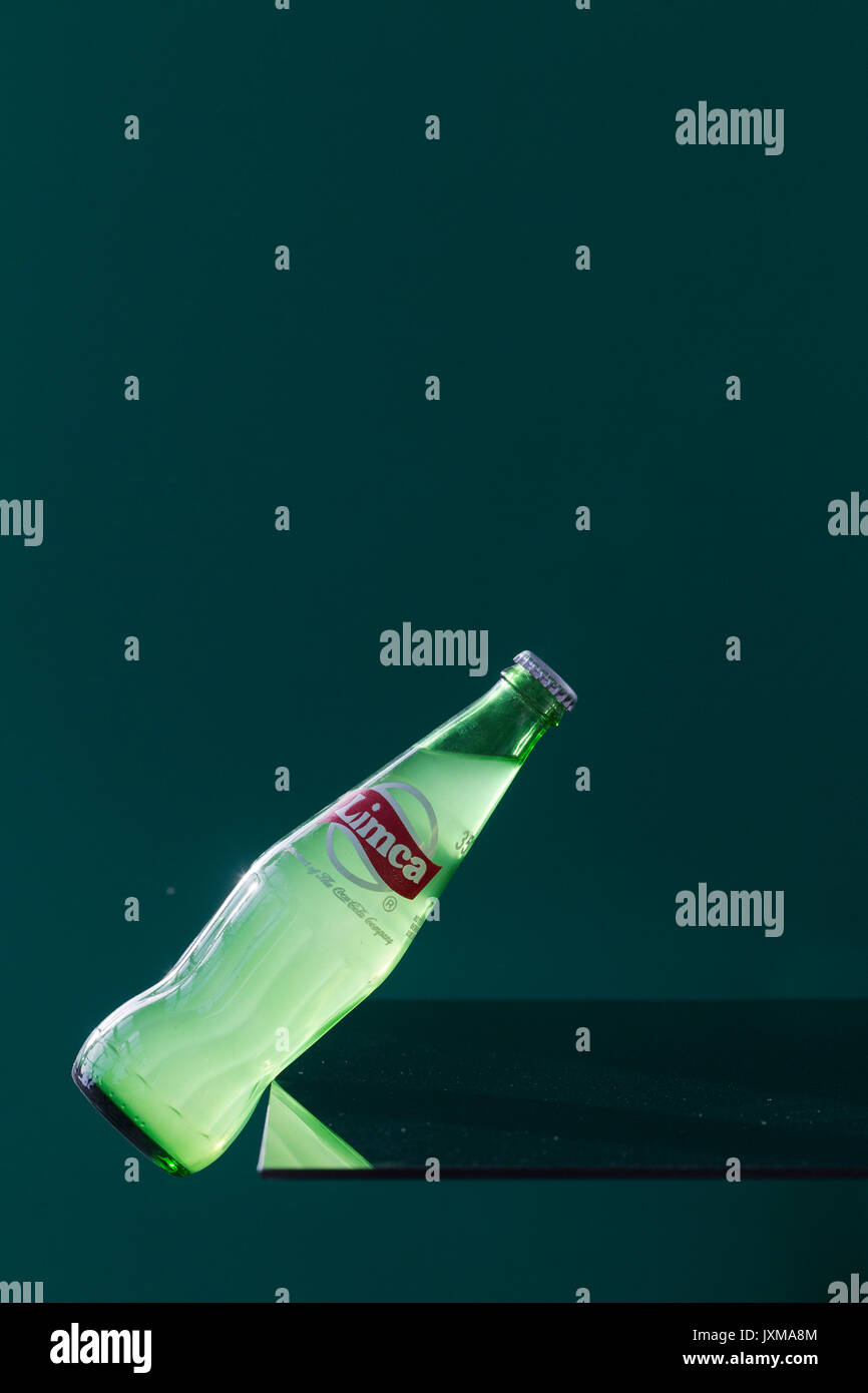 Floating products hi-res stock photography and images - Alamy