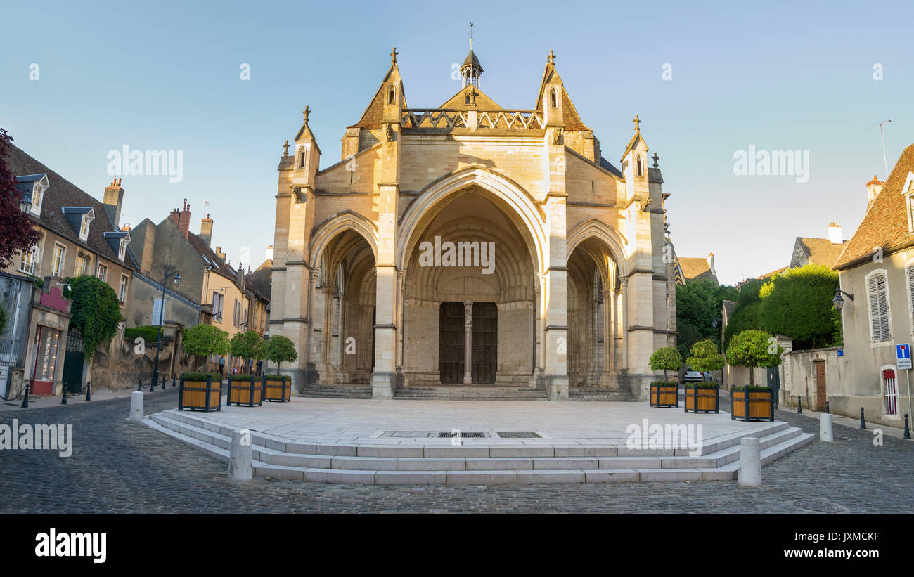 View of Basilica Notre Dame - Beaune, France Stock Photo - Alamy