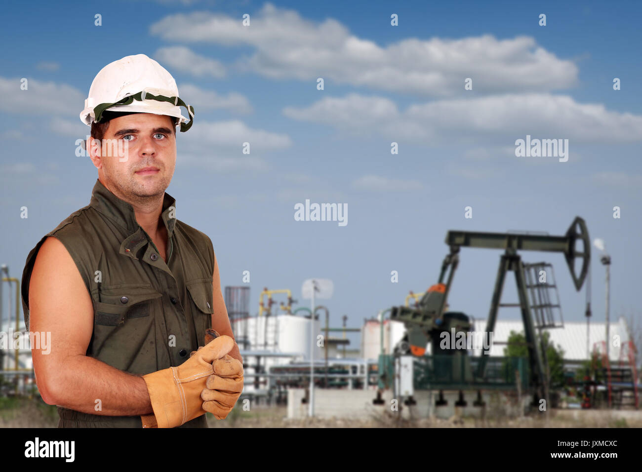 oil worker on oilfield Stock Photo - Alamy