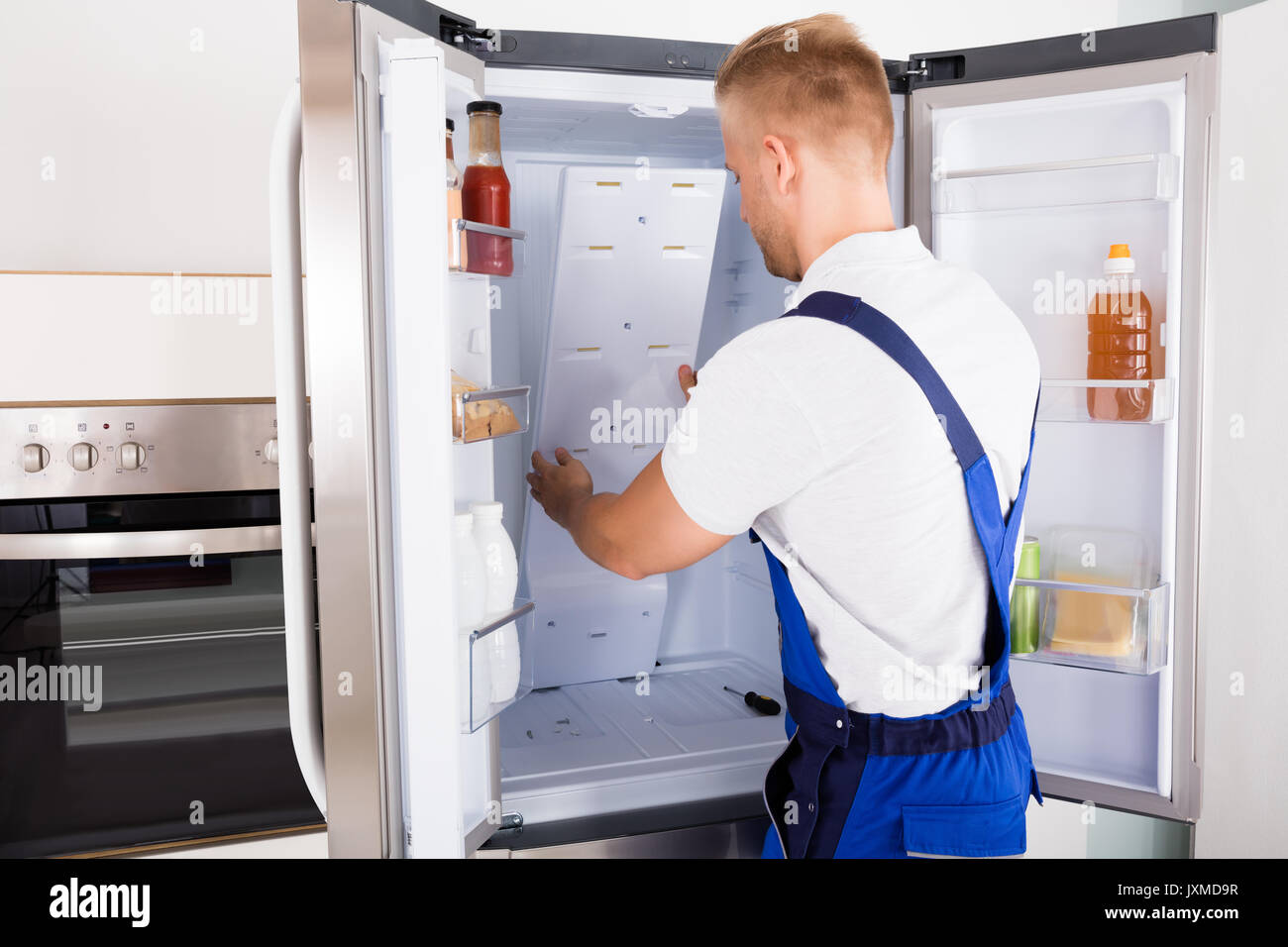 Electrical refrigerator hi-res stock photography and images - Alamy