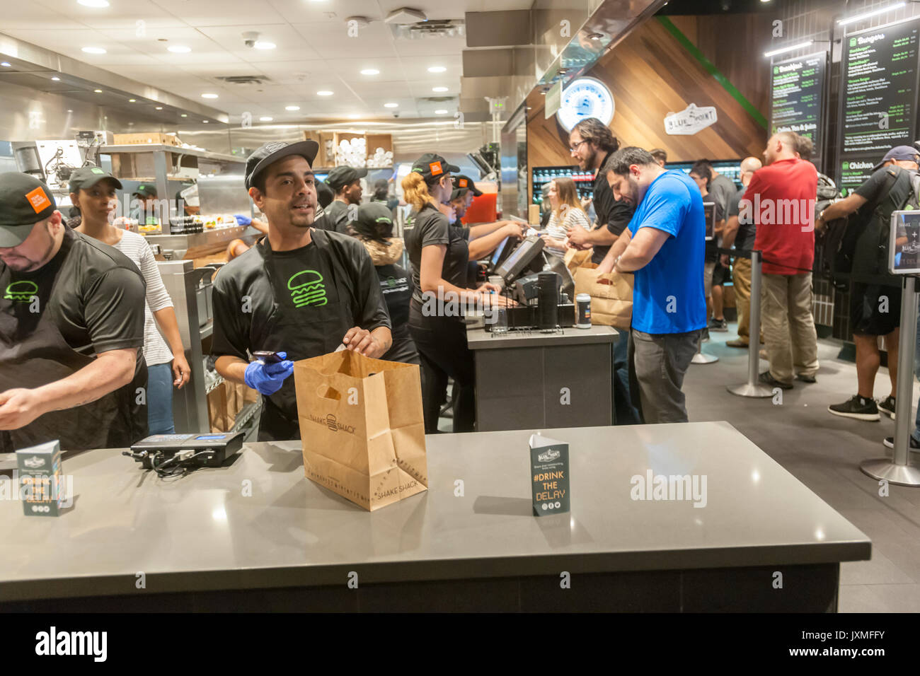 Shake shack burgers new york hi-res stock photography and images - Alamy