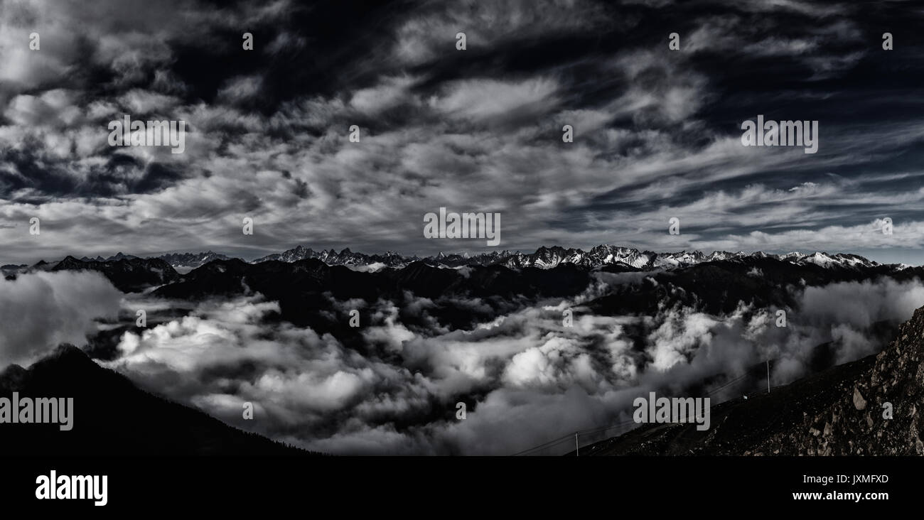 Baoxing county hi-res stock photography and images - Alamy