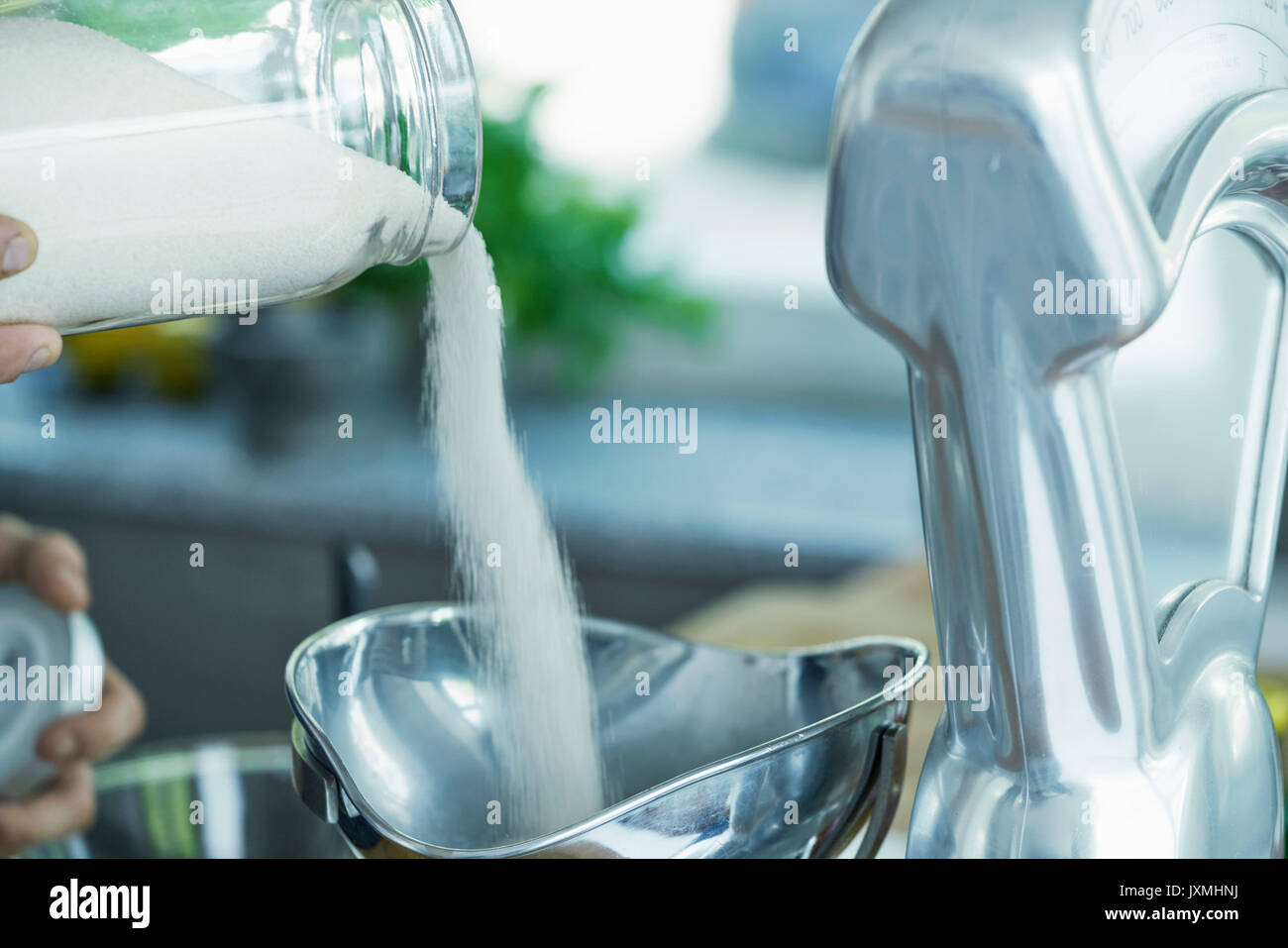 Person measuring ingredients hi-res stock photography and images - Alamy