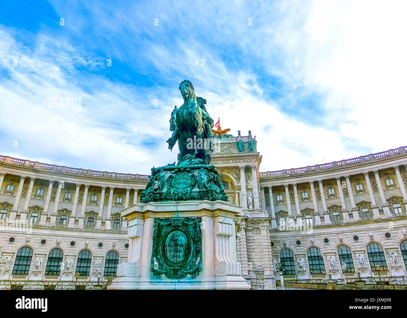 Curved palace facade hi-res stock photography and images - Alamy