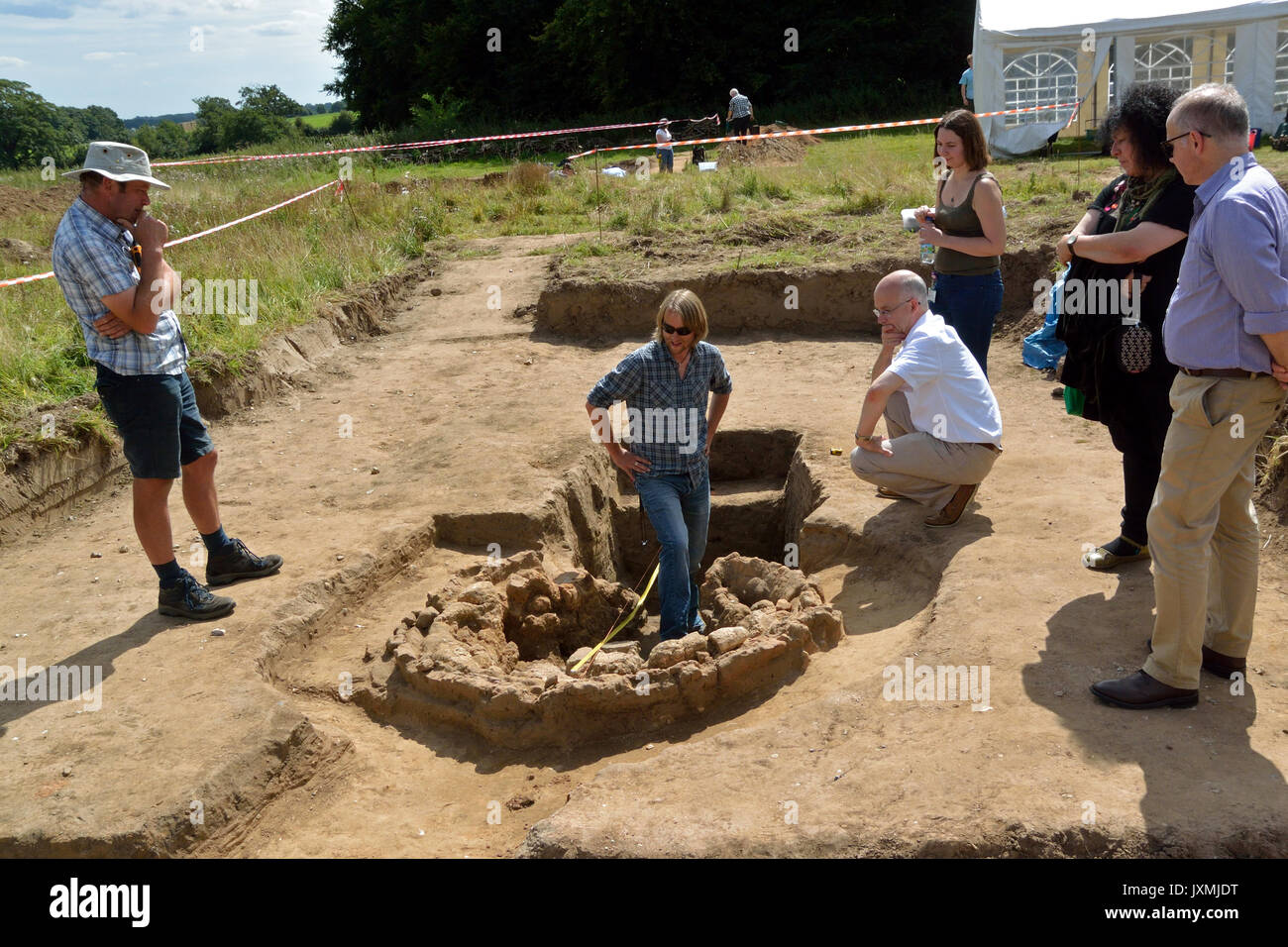 2017 Aylsham Roman Project - landowner Peter Purdy and Britannia ...