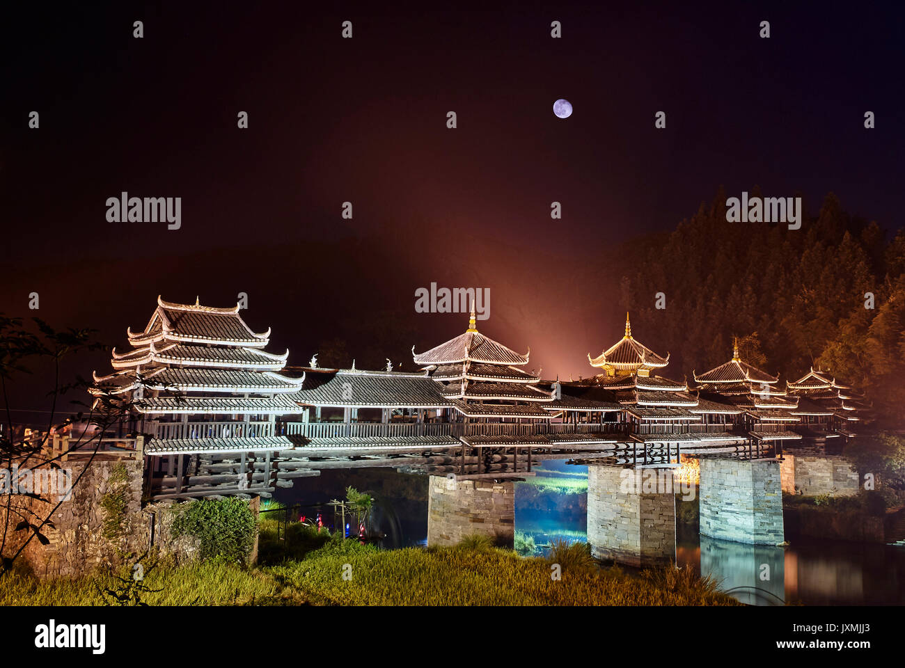 Chinese bridge wind and rain hi-res stock photography and images - Alamy