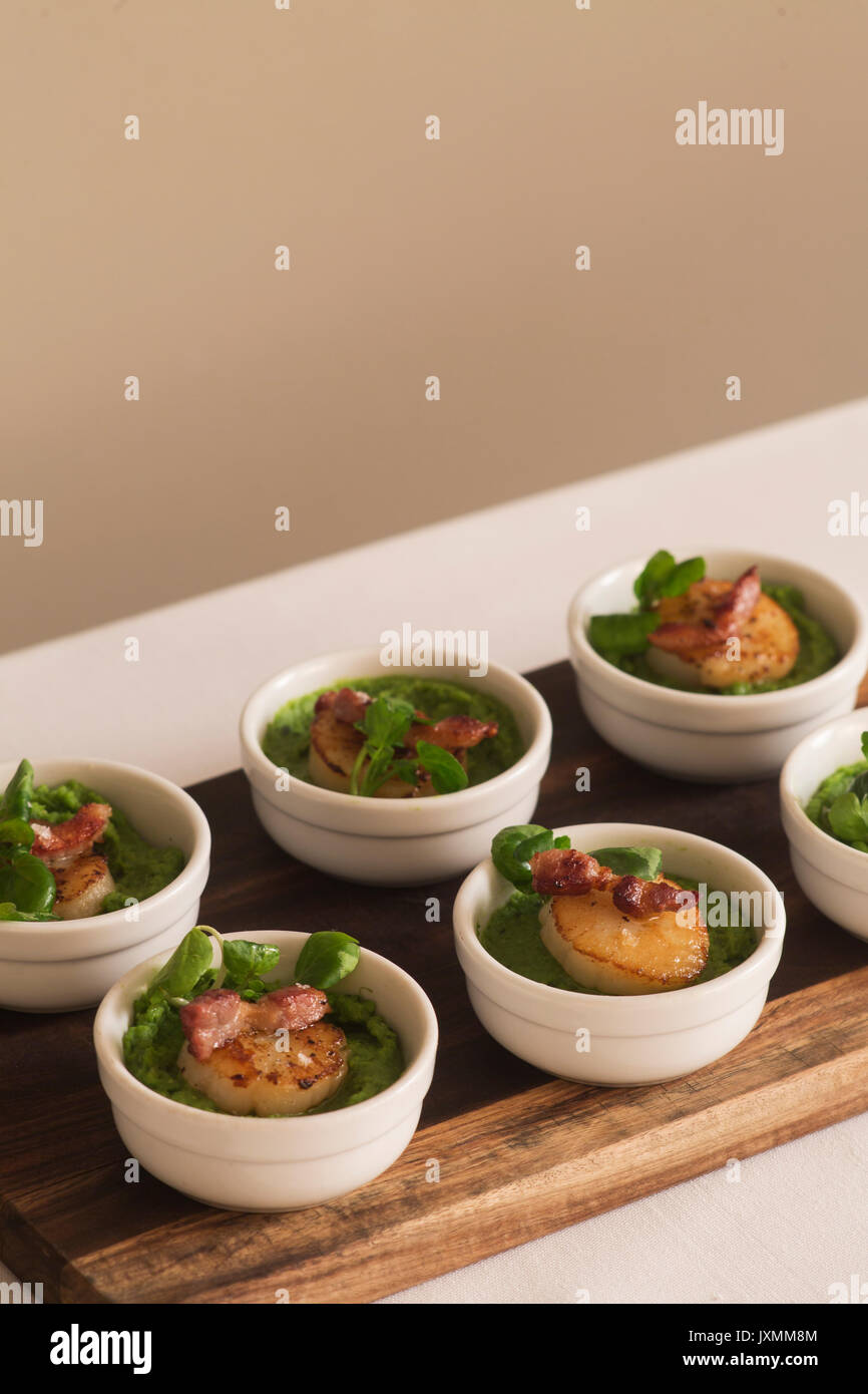 Steak canapes hi-res stock photography and images - Alamy