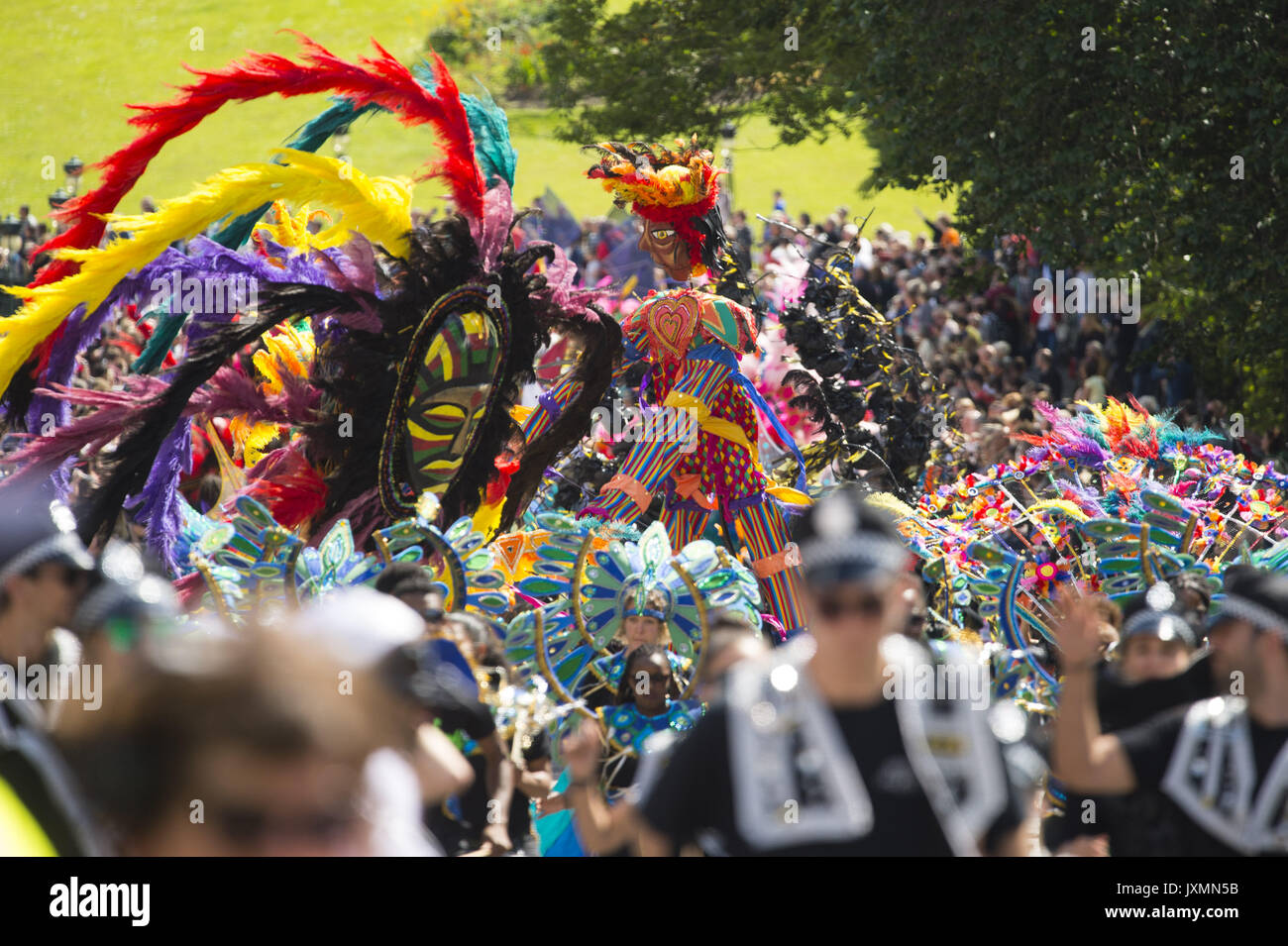 Edinburgh Festival Carnival takes to the streets led by Barefeet ...