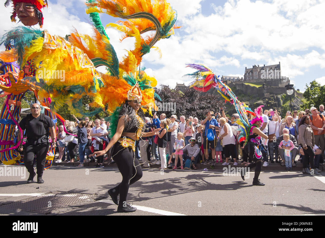 Edinburgh Festival Carnival takes to the streets led by Barefeet ...