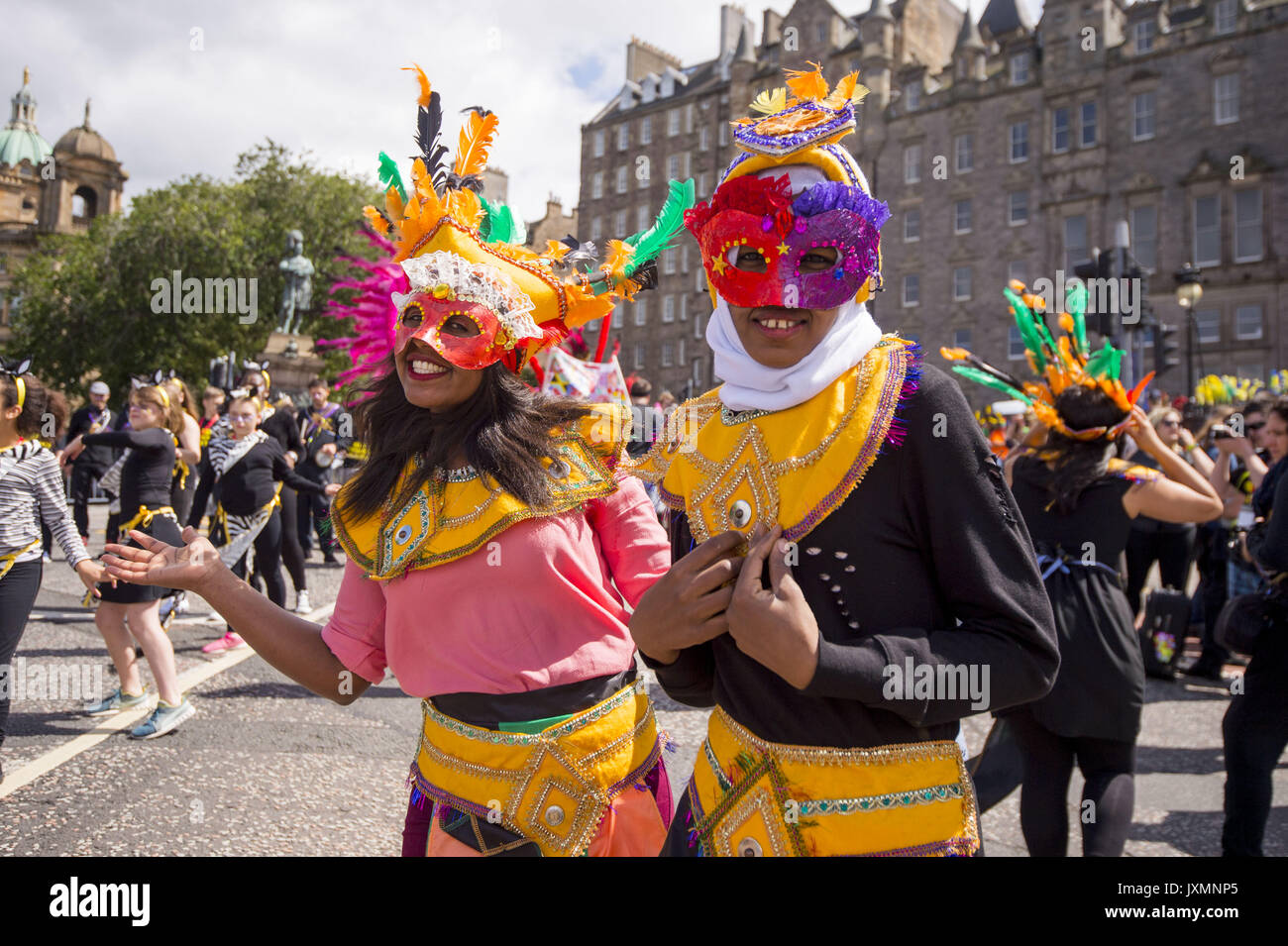 Edinburgh Festival Carnival takes to the streets led by Barefeet ...