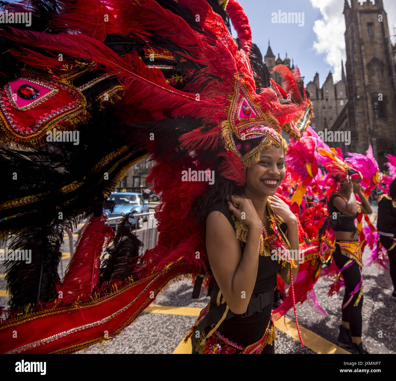 Edinburgh Festival Carnival takes to the streets led by Barefeet ...