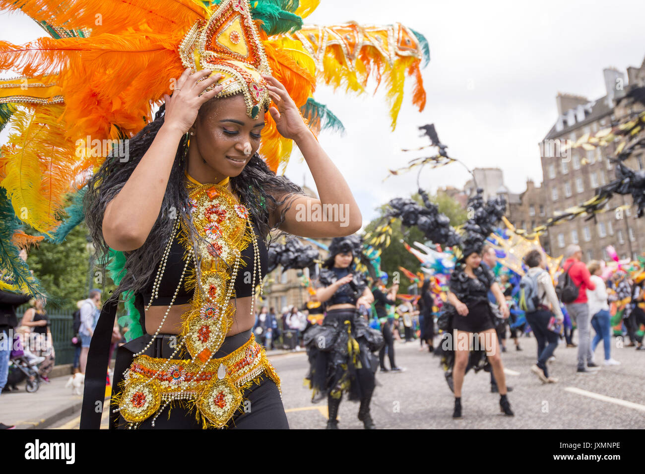 Edinburgh Festival Carnival takes to the streets led by Barefeet ...