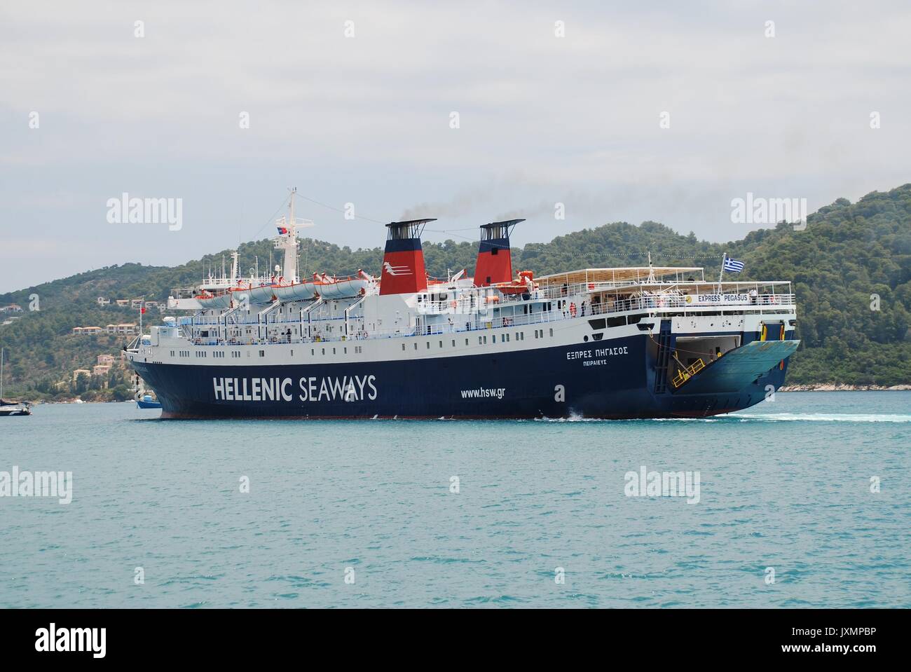 Hellenic Seaways ferry boat Express Pegasus arriving at Skiathos Town ...