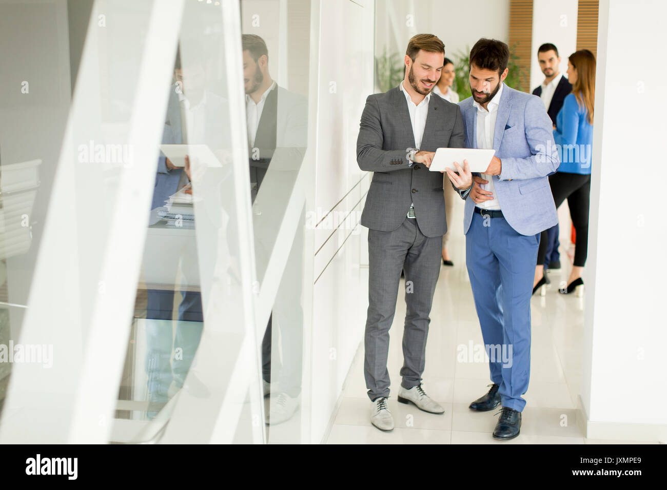 Two businessmen networking hi-res stock photography and images - Alamy