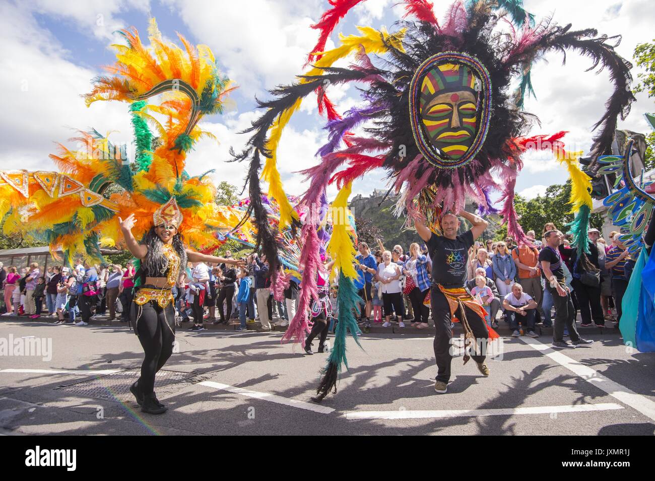 Edinburgh Festival Carnival takes to the streets led by Barefeet ...