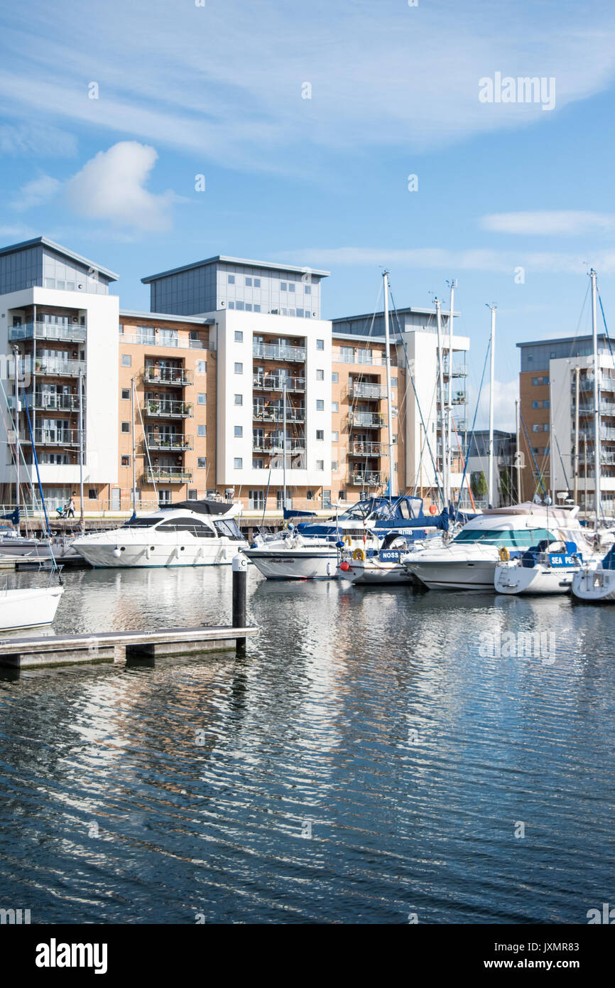 Portishead Marina - Modern Waterfront Development near Bristol in ...