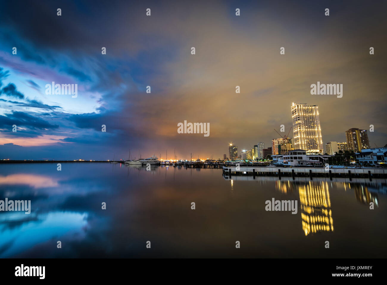 Long exposure sunset manila bay hi-res stock photography and images - Alamy