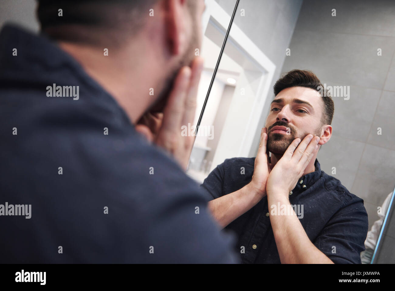 Face mirrored hi-res stock photography and images - Alamy