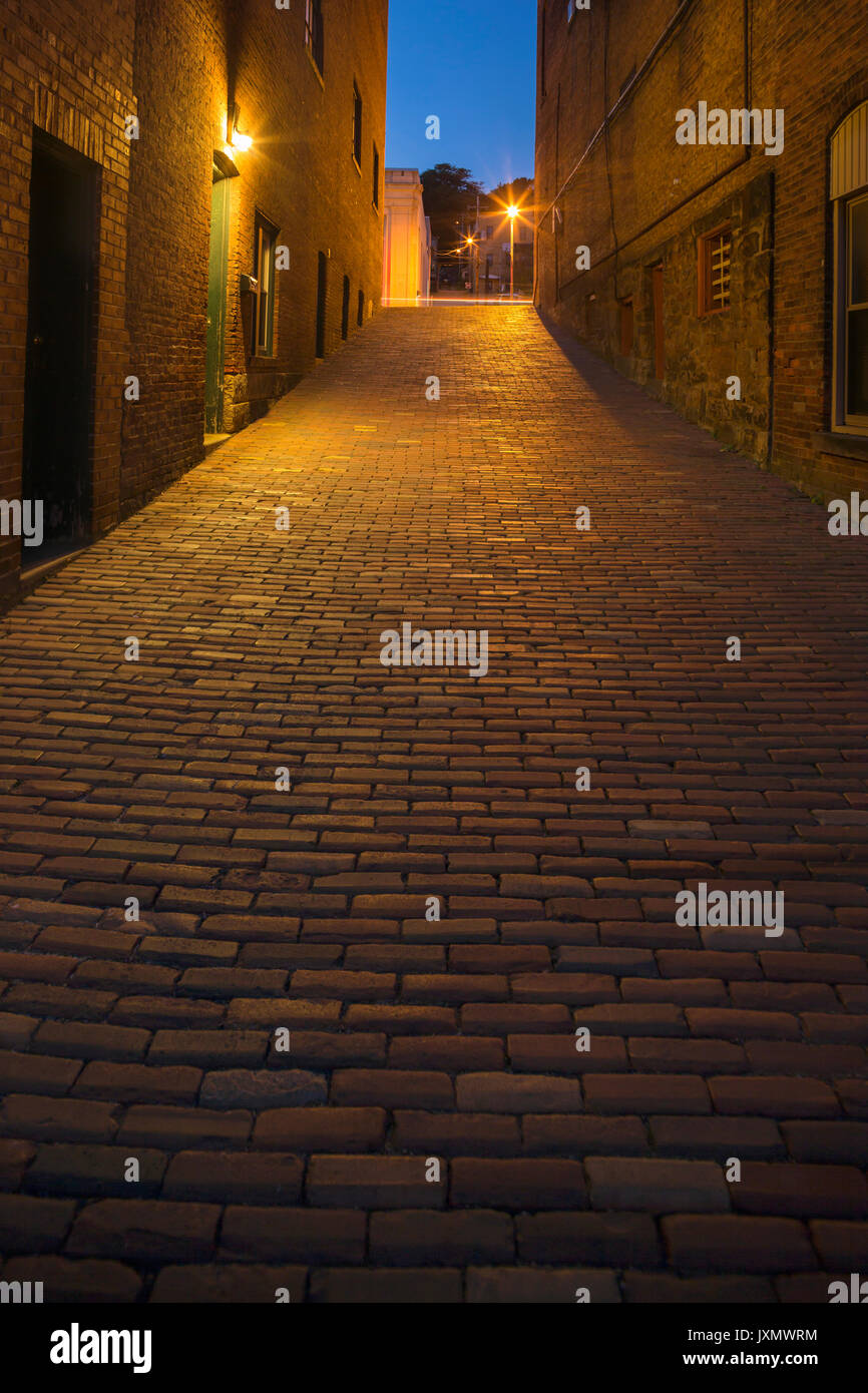 Victorian alleyway hi-res stock photography and images - Alamy
