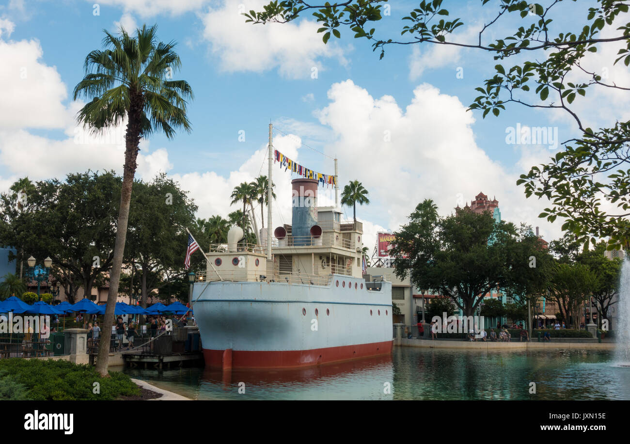 Man and Bills Dockside Diner on Echo Lake, Hollywood Studios, Walt ...