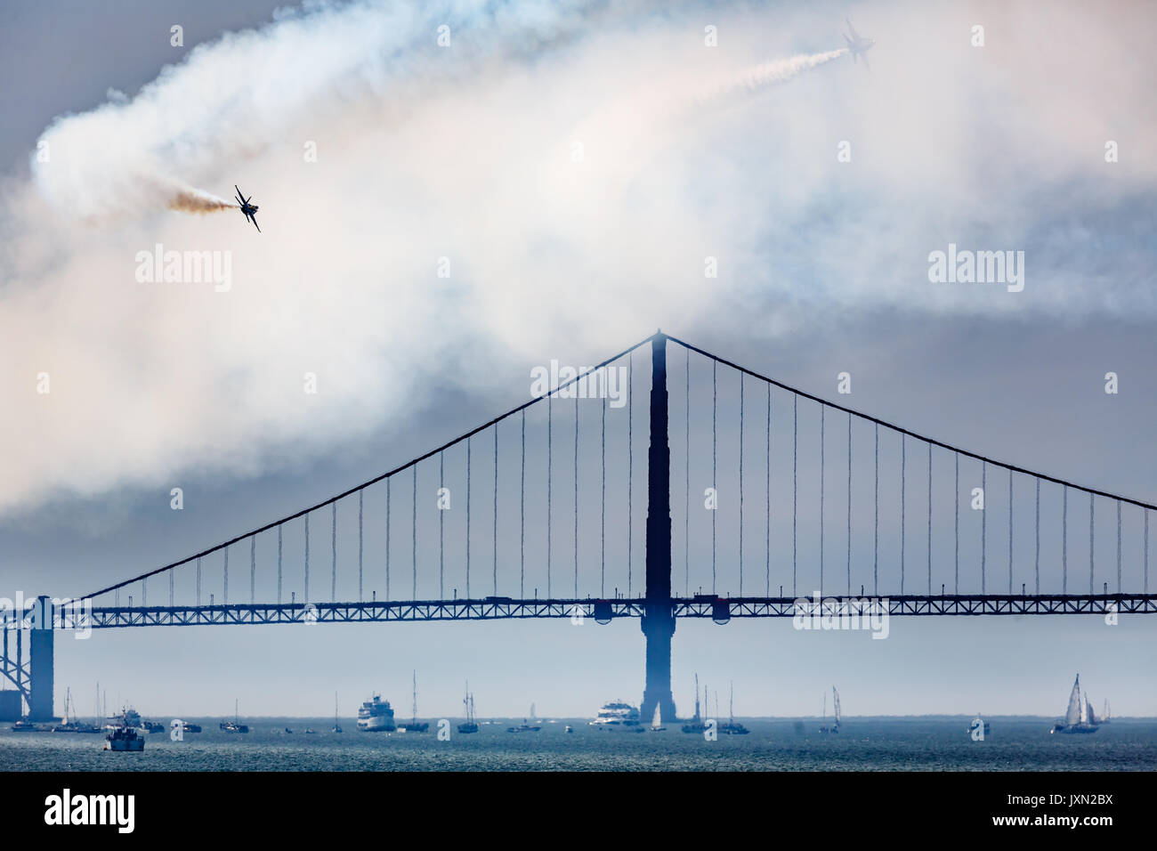 Golden gate bridge plane hi-res stock photography and images - Alamy