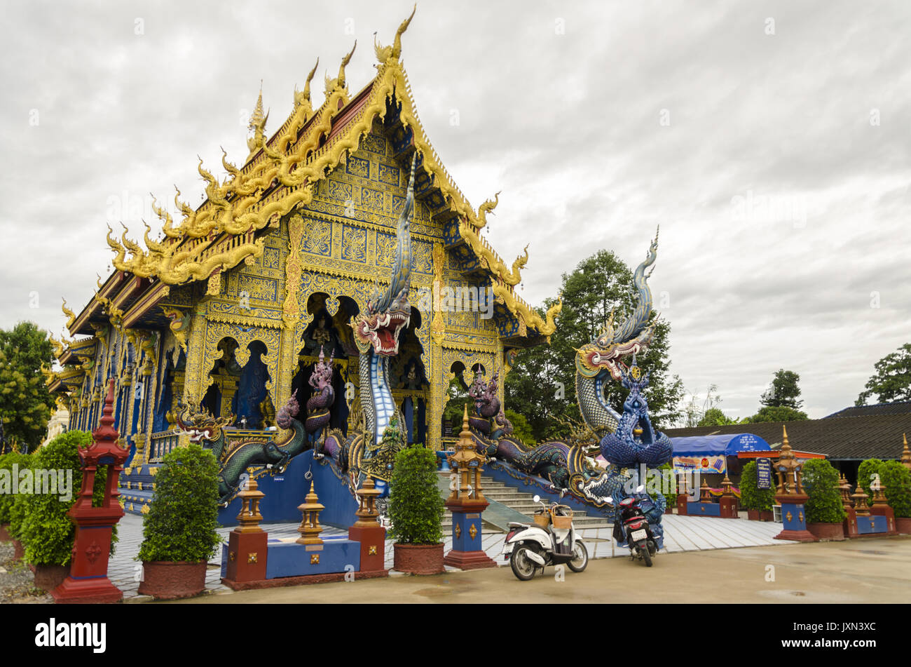Blue temple hi-res stock photography and images - Alamy