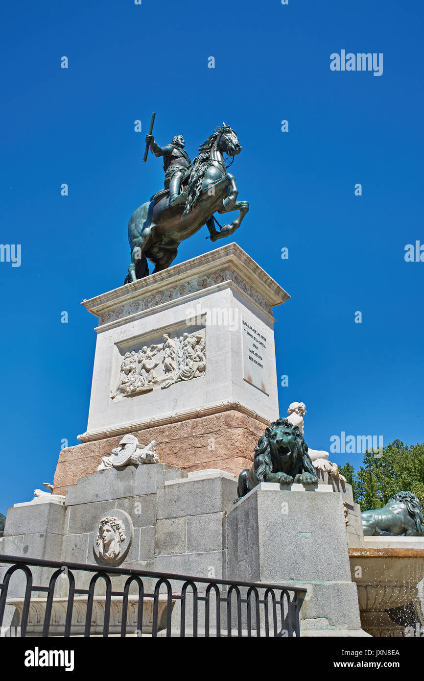 Statue of King Philip IV at park in front of Royal Palace - Madrid ...